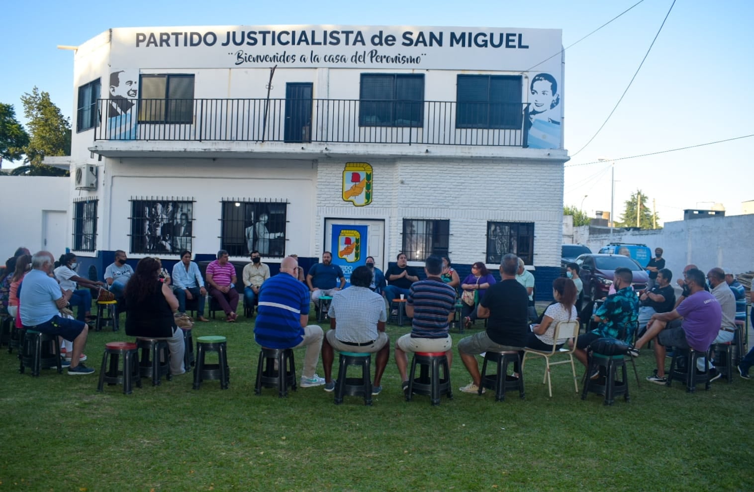 Quieren el escudo del PJ, pero miran el 2023 - Aquí La Noticia